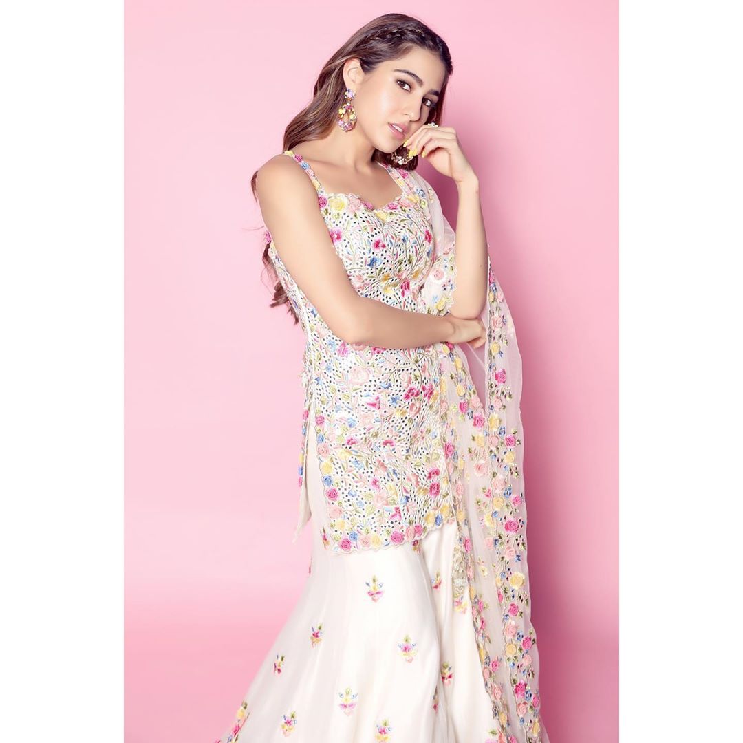 Sara Ali Khan in Varanasi Amid Coronavirus Scare