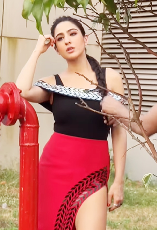 Sara Ali Khan Stuns In Hot Black Off Shoulder Top And Sexy Thigh High Slit Skirt L Photos