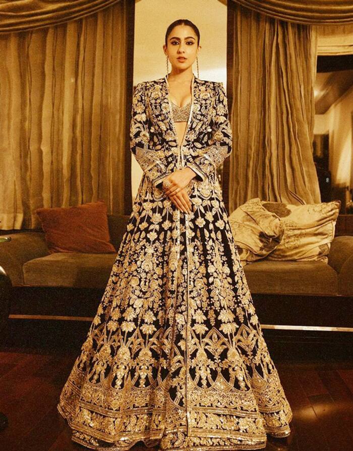 Sara Ali Khan Mesmerizes in Hot Golden Bralette And Golden Embroidery ...
