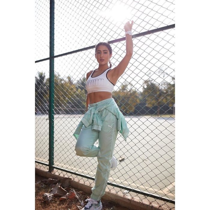 Sara Ali Khan Is Creating Fire On Internet With Her Sporty And Chick Looks 2337