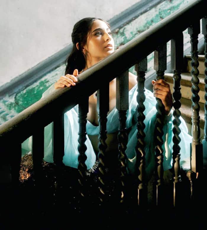 Sara Ali Khan Mesmerises in Bridal Photoshoot, Channelises Her Inner ...