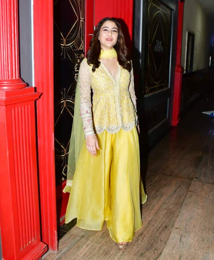 Sara Ali Khan makes the heart smile in a head to toe yellow look