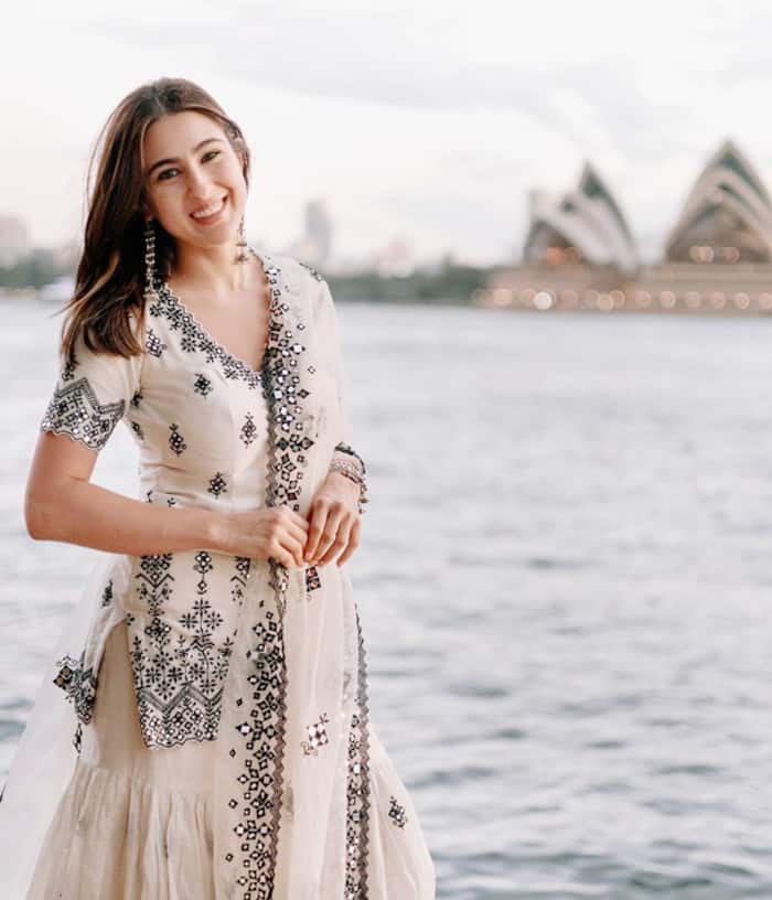 Sara Ali Khan Exudes Classy Ethnic Vibes in Sharara-Kurta Set l PHOTOS
