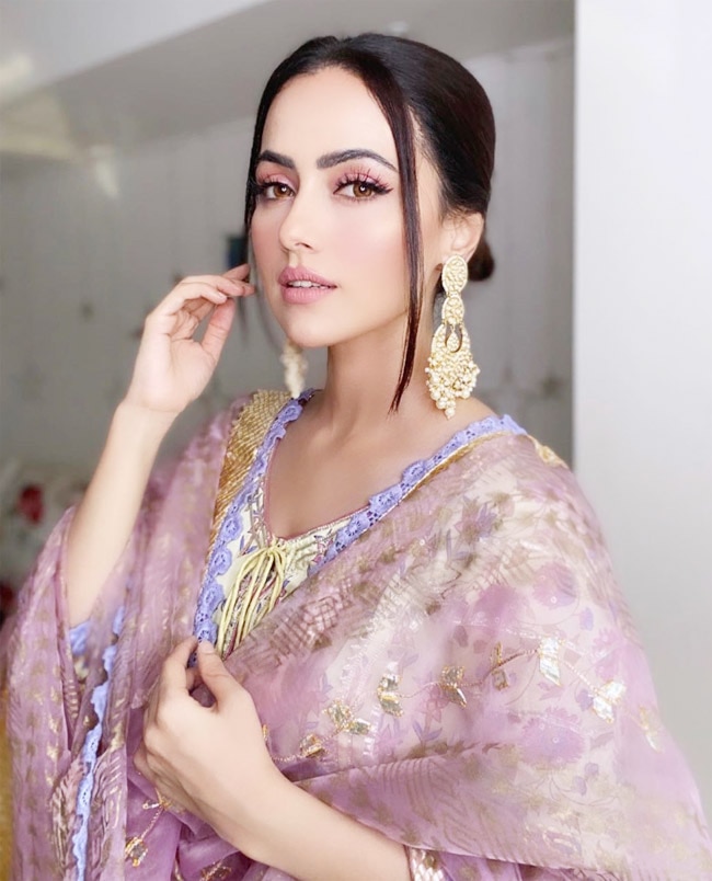 Sara Khan Looks Drop dead Gorgeous