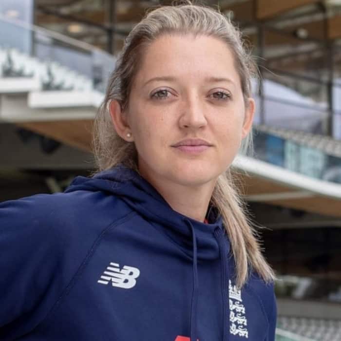 Sarah Taylor to Daniel Wyatt: Meet these beautiful women cricketers ...