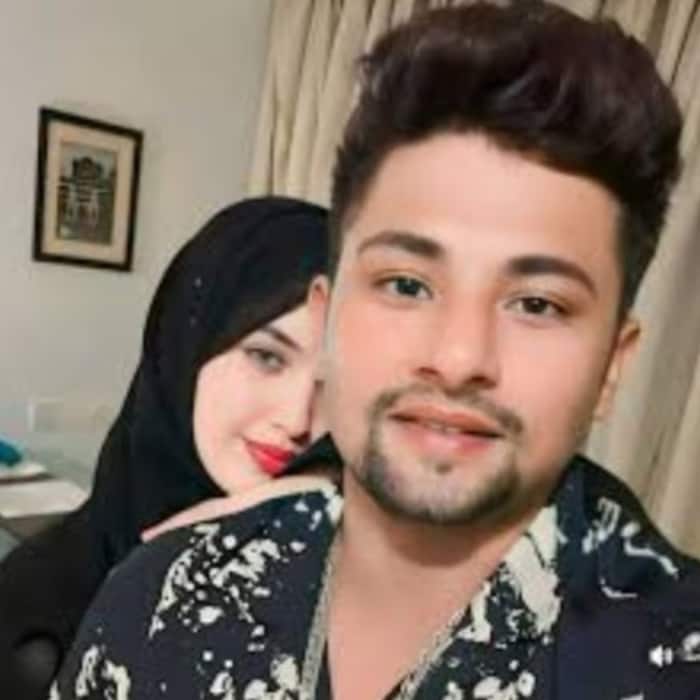 Meet Romana Zahoor, beautiful wife of star cricketer, they first met ...