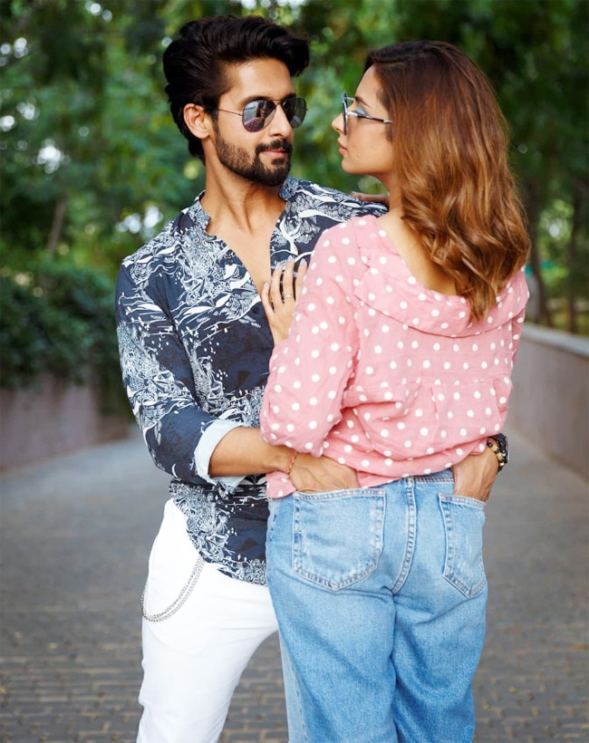 Sargun Mehta And Ravi Dubey Give major Couple Goals in Their Latest ...