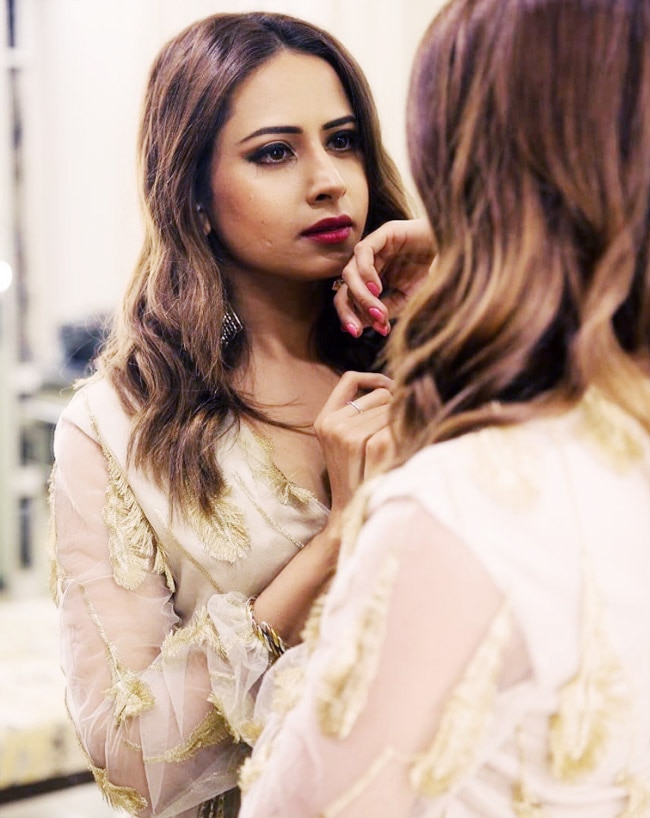 Pollywood sensation Sargun Mehta proves she is self obsessed