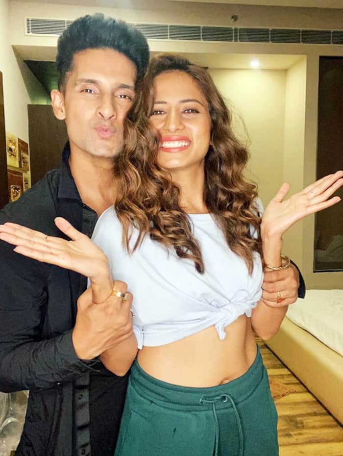 Sargun Mehta Ravi Dubey’s Couple Goals