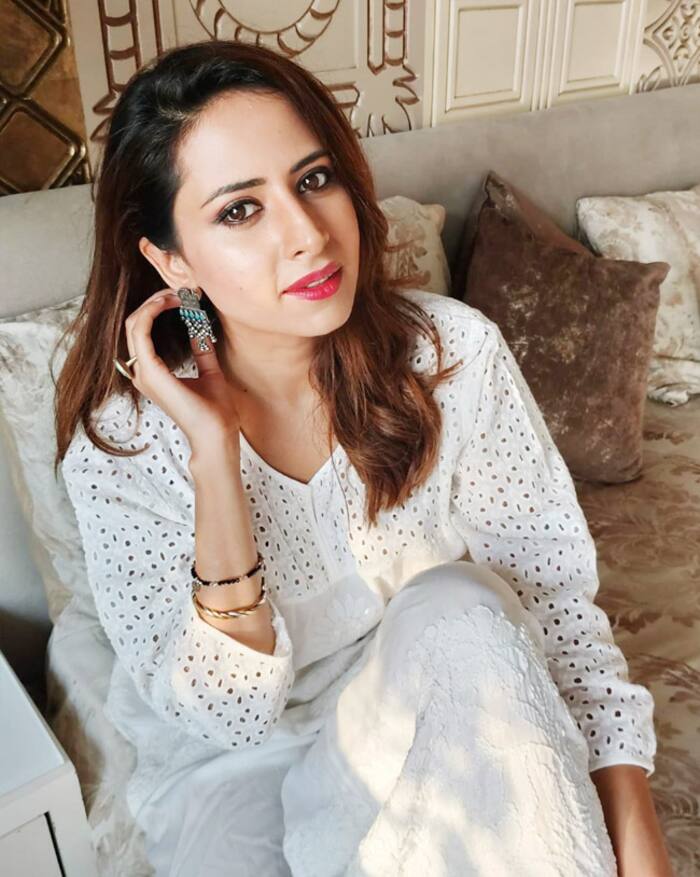 Sargun Mehta Shows Off Her Jhumkas