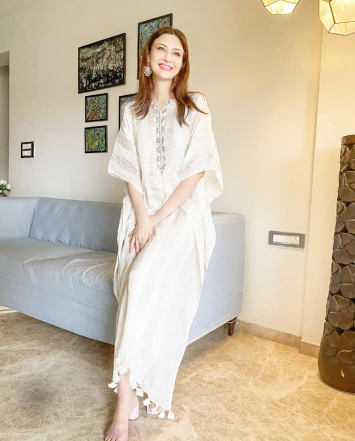 Saumya Tandon Shares Breathtaking Pictures In Traditional Avatar