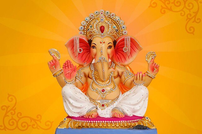 Ganpatti Bappa Morya! Devotees Welcome Lord Ganesha Home As Ganeshotsav ...