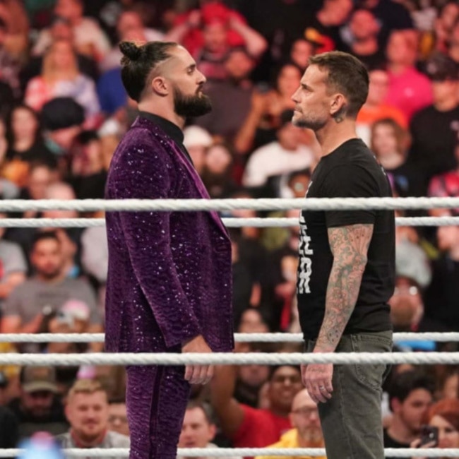 Seth Rollins vs CM Punk