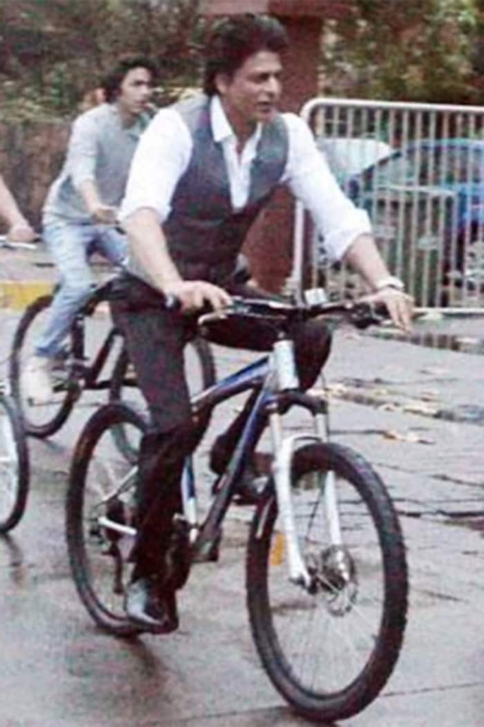 Sneak-peek into Shah Rukh Khan’s personal life through pics