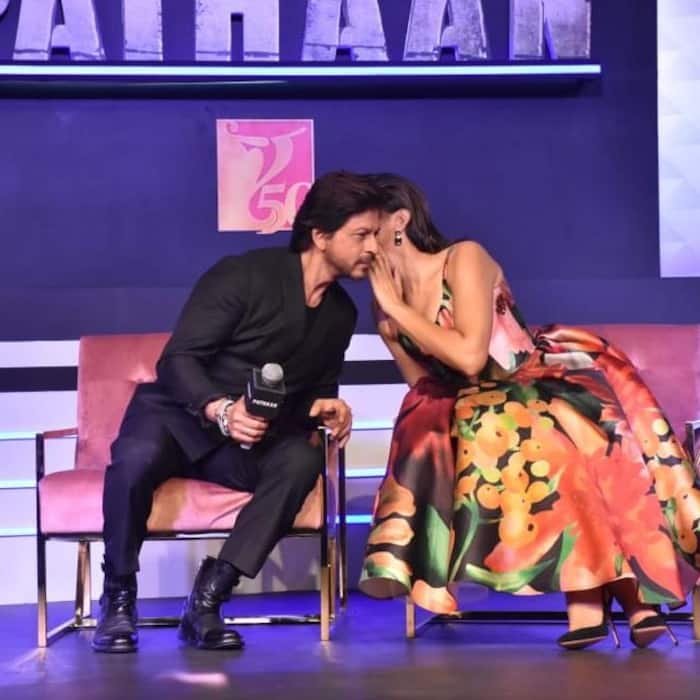 Pathaan: Deepika Padukone Plants a Kiss on Shah Rukh Khan's Cheeks at Press Conference - Cute PICS