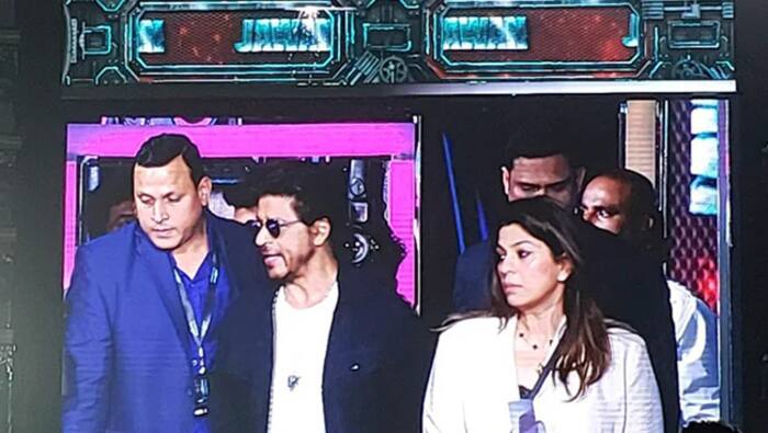 Shah Rukh Khan and his manager Pooja Dadlani at Jawan event