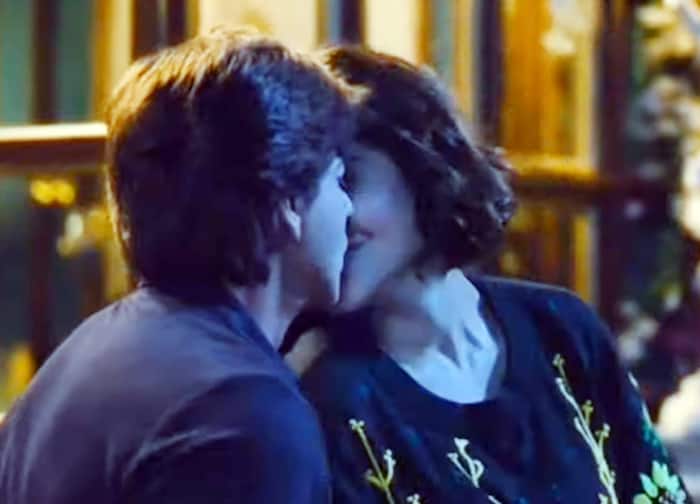 Shah Rukh Khan Hot Romantic Scenes