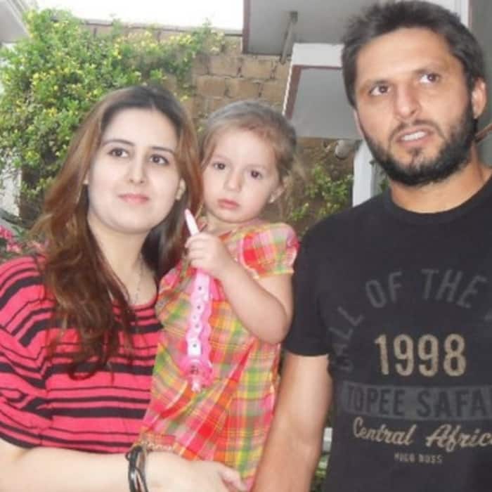 Yuvraj Singh vs Shahid Afridi: Whose wife is more educated? Know their ...