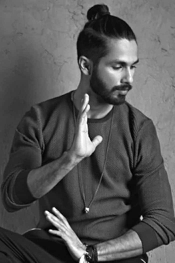 Check out Bollywood actors who rocked a man bun