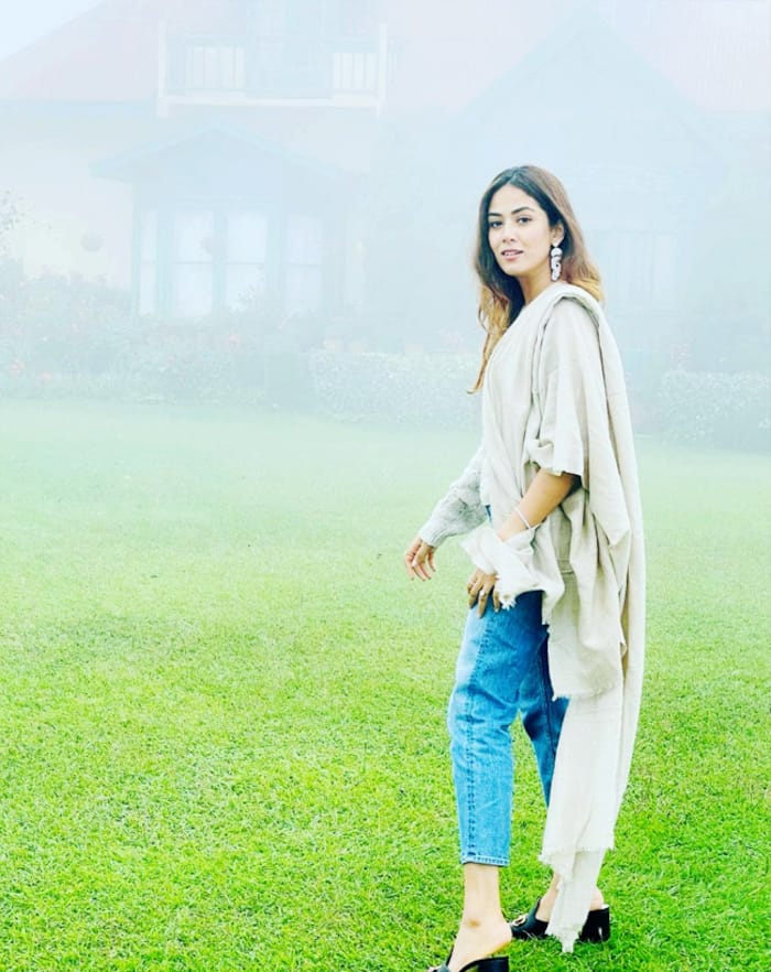 Shahid Kapoor Celebrates Wife Mira Rajput's Birthday In 'Dark and Deep ...