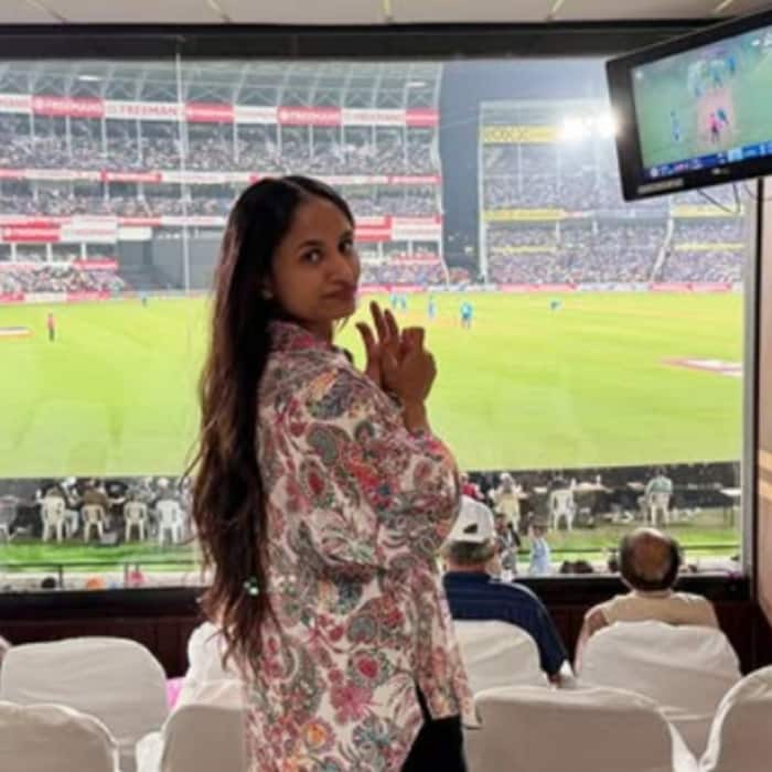Meet Shalaka Makeshwar, beautiful wife of a star RCB player, works as ...