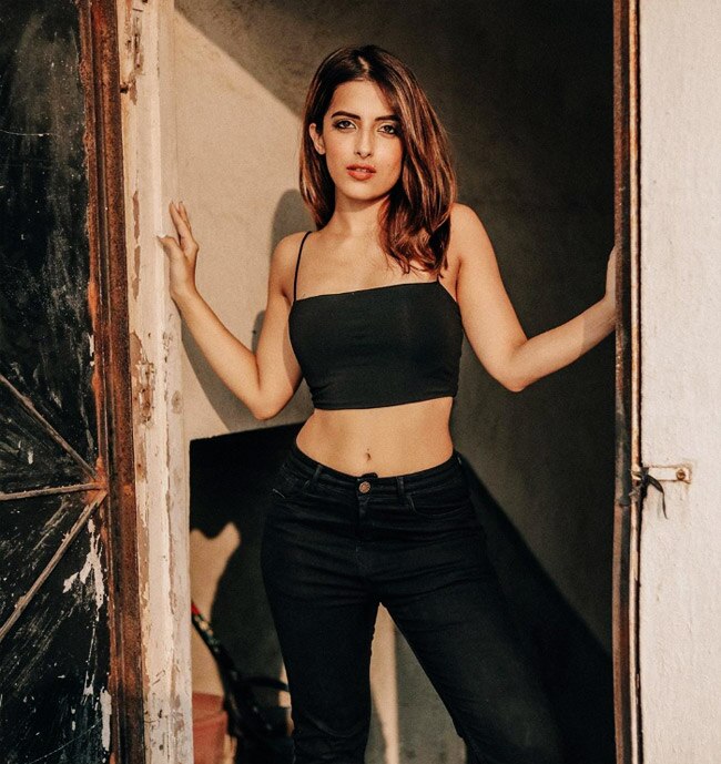 Sexy Photos Of Model Shalini Samuel