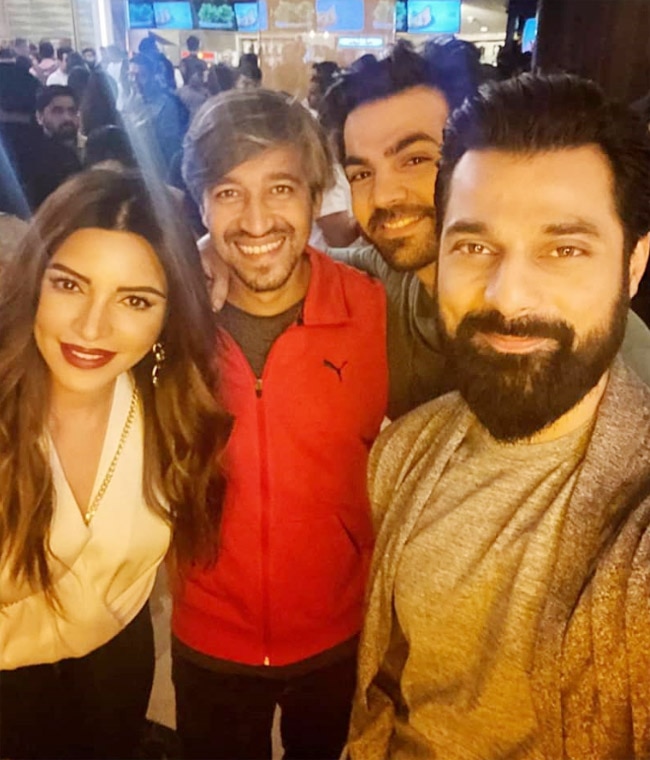 Shama Sikander Posing Happily With Friends