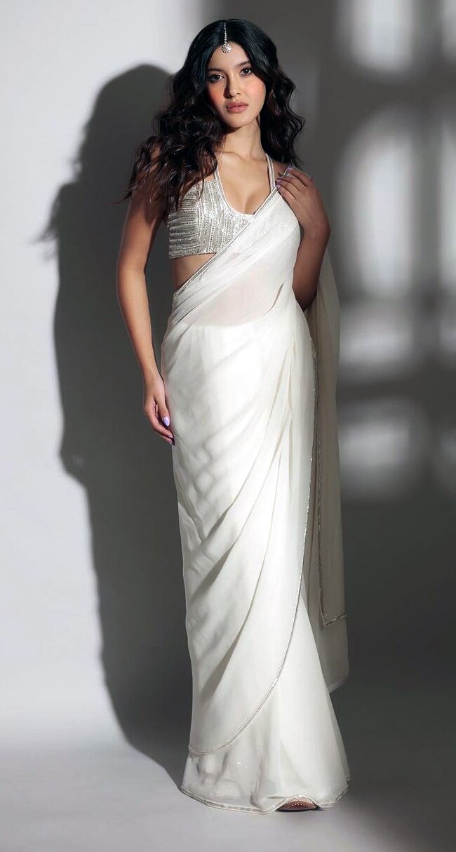 Shanaya Kapoor Glam Queen