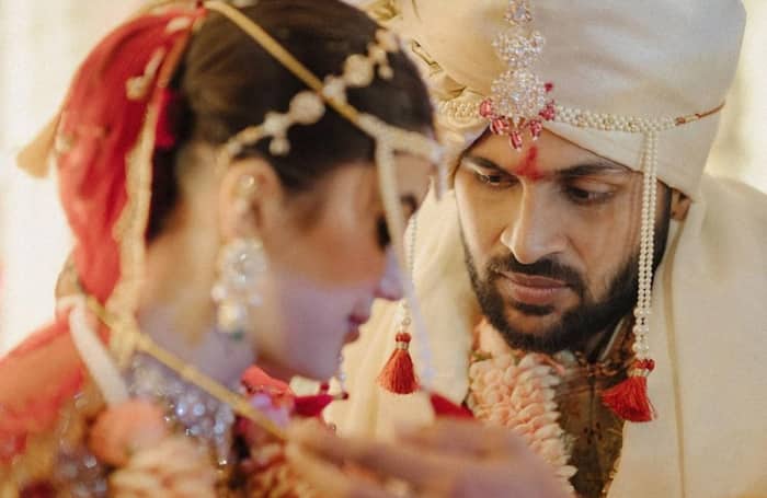 IN PICS | Shardul Thakur Gets Married To Mittali Parulkar In Glittering ...