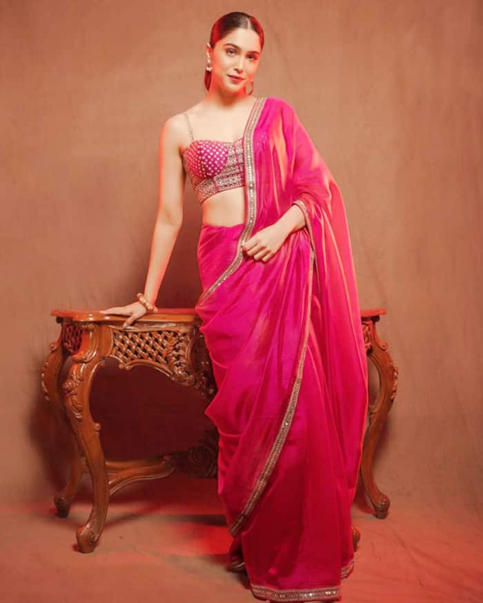Sharvari Wagh Spices Things up in Fuchsia Pink Saree With Strappy ...