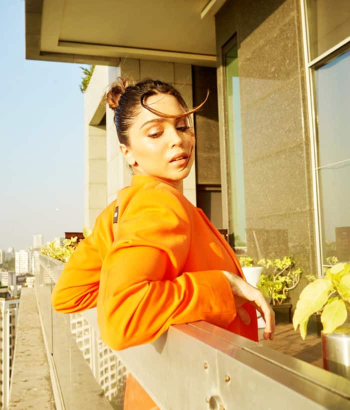 Orange is The New Black! Sharvari Wagh Wears Sexy And Hot 3-Piece ...