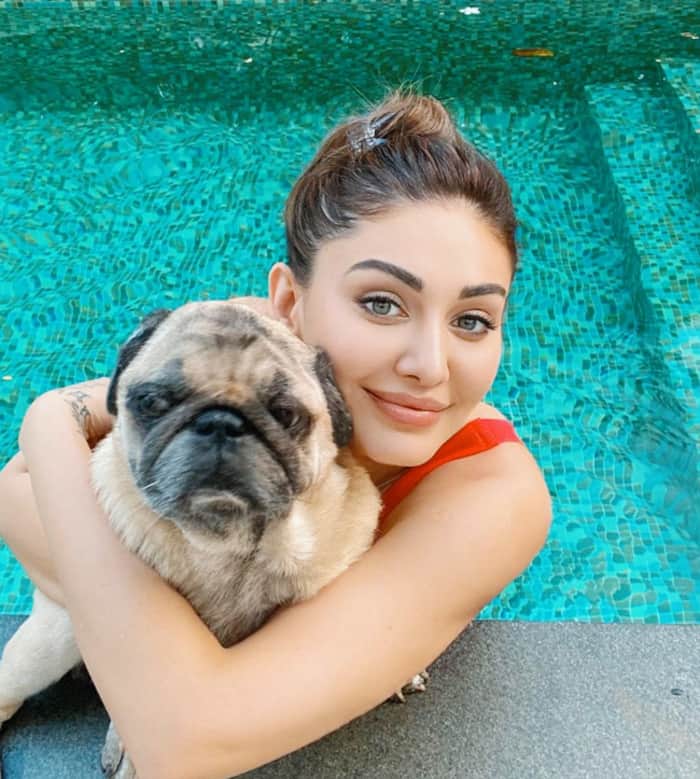 Shefali Jariwala Flaunts Her Hot Bikini Look In A Pool And This Will