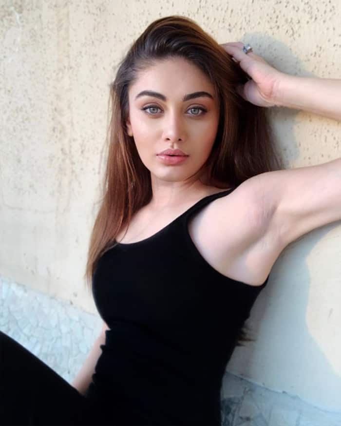 Shefali Jariwala Makes Fans go Weak in Knees With Her Bikini Picture on ...