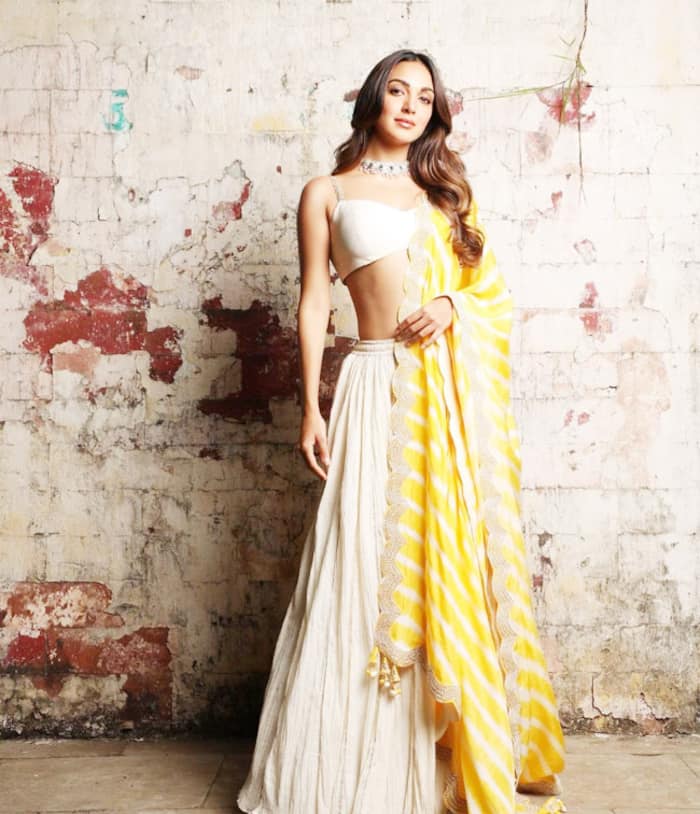 Kiara Advani shows what simple styling look like in her white yellow ...