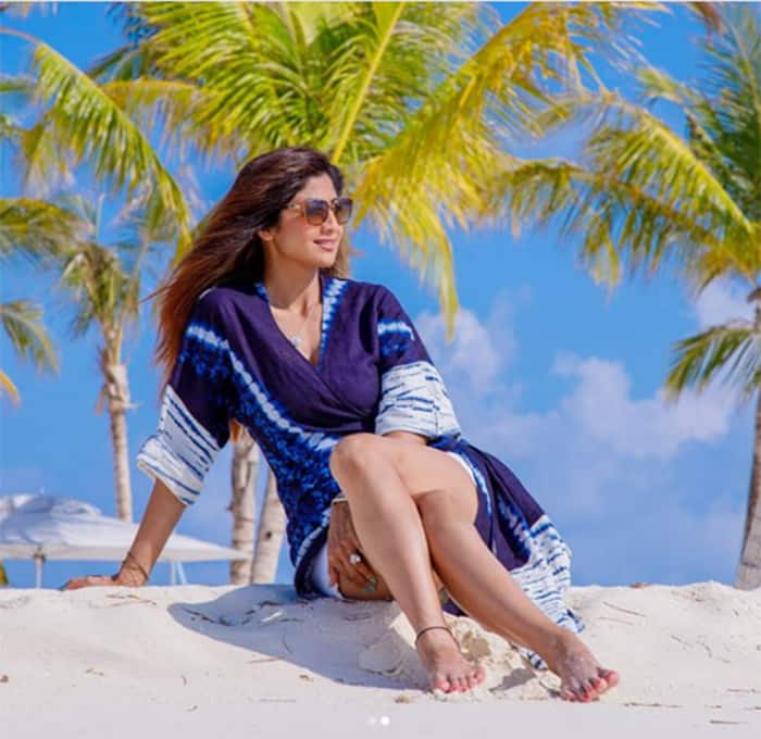 Shilpa Shetty flaunts her curves in bikini during family vacation in ...