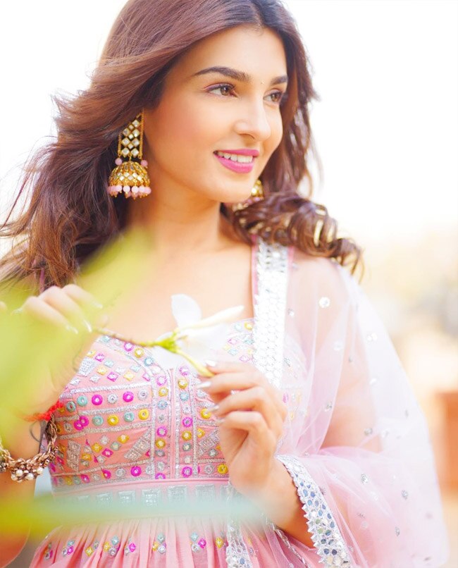 Shiny Doshi is Giving Us Major Ethnic Fashion Goals