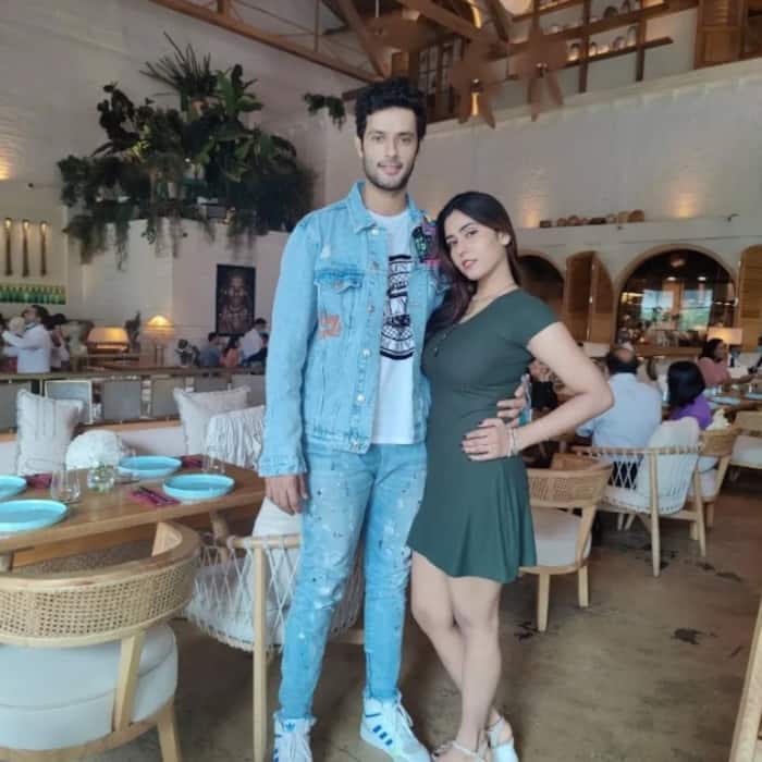 Anjum Khan net worth and profession