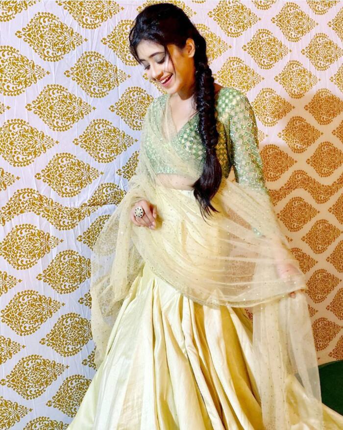 Shivangi Joshi is a Look to Behold in Traditional Wear