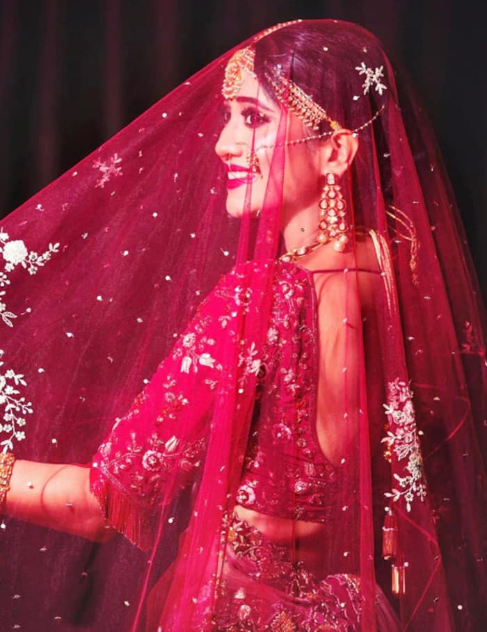 Shivangi Joshi is a Look to Behold in Latest Pictures