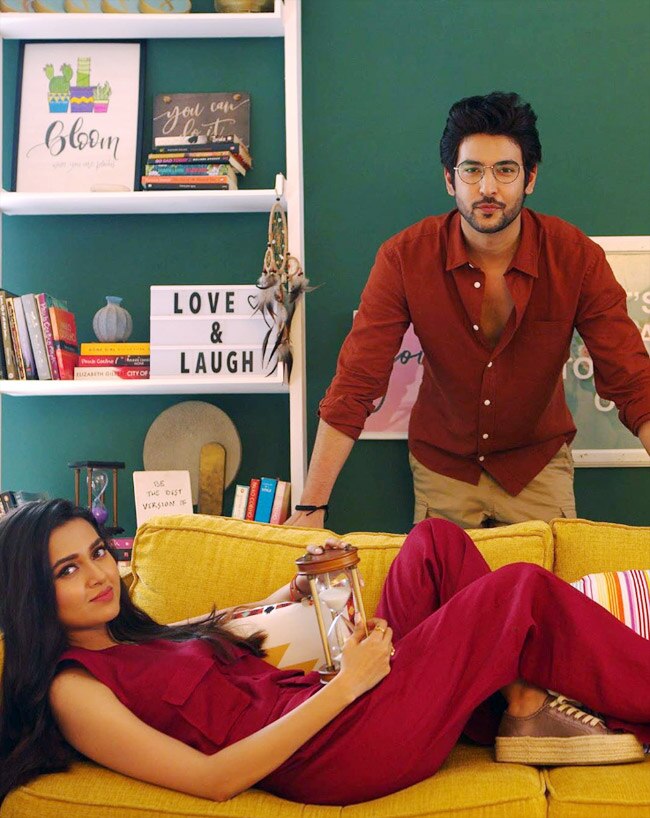 Shivin Narang & Tejasswi Prakash flaunts sizzling chemistry