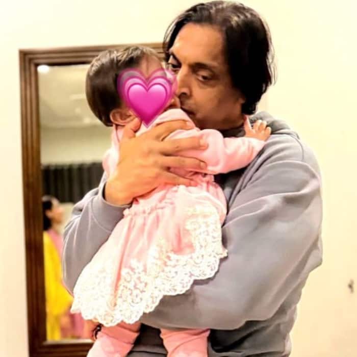 Meet Rubab, wife of star Pakistan cricketer, she is 18 years younger than her husband, they met ...