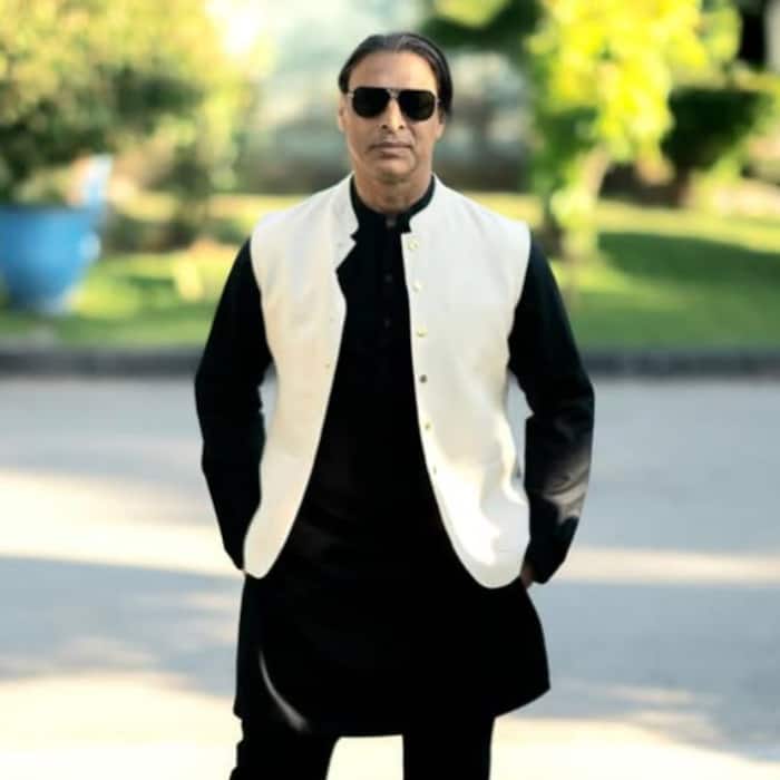 Meet Rubab, wife of star Pakistan cricketer, she is 18 years younger than her husband, they met ...