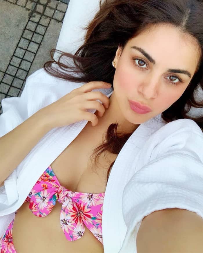 Shraddha Arya's Instagram pictures