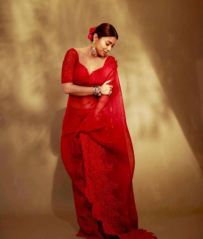Shriya Saran Exudes Elegance in Red-Hot Saree Avatar - See Viral Photos