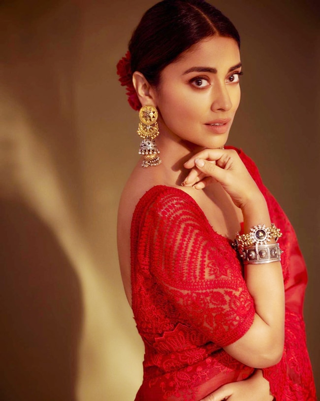 Shriya Saran Exudes Elegance in Red-Hot Saree Avatar - See Viral Photos