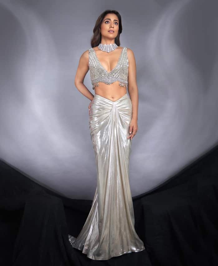 Shriya Saran Maximises Hotness in Silver Blouse And Side Pleated Skirt l PHOTOS