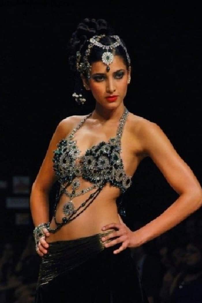 Shruti Haasan Hot And Sexy Pictures