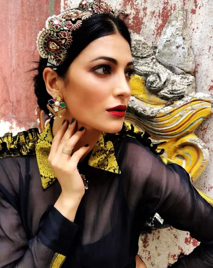 Shruti Hassan looks exciting, bold, adorable and whatnot in this pic