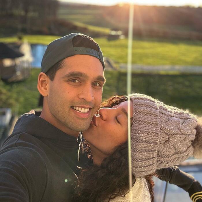 Strong PDA! Jasmine kisses Sidhartha Mallya