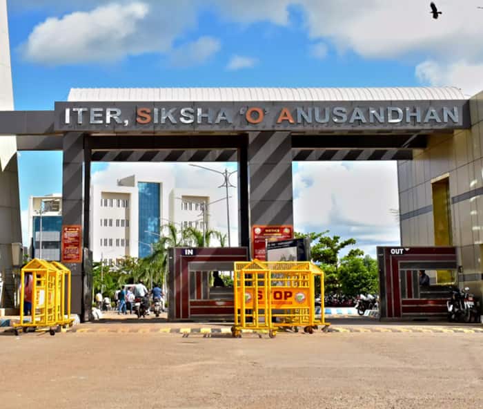 Top 10 Law Universities In India - RANKED
